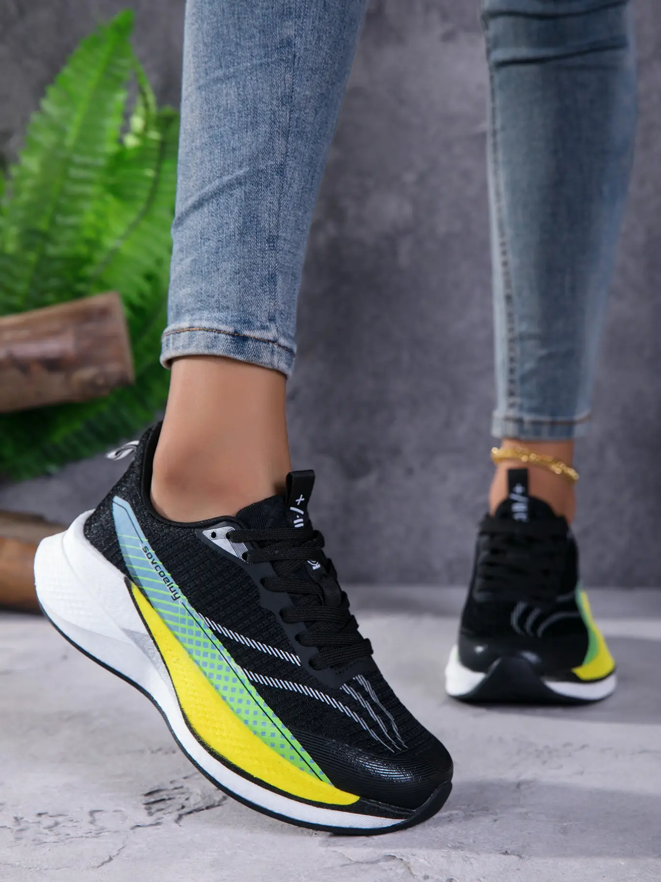Women's Professional Outdoor Running Shoes, Breathable Textile Upper ...