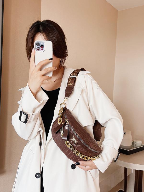 Women's Retro Fanny Pack Bag with Thick Chain Small Crossbody Sling ...