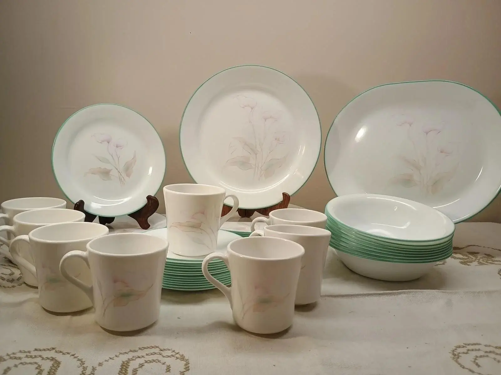 Corelle Calla Lily Three Dreams 41 Piece Dinner Set (Settings For 8 ...