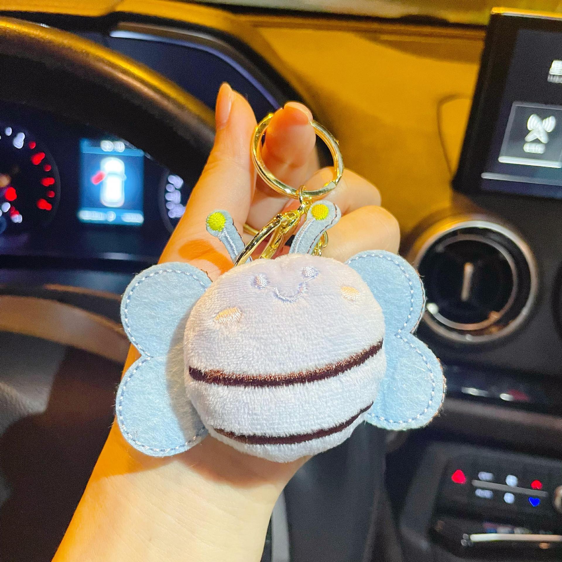 1Pcs Random Color Smiling Little Bee-Dress-Shaped Clothing Charm ...