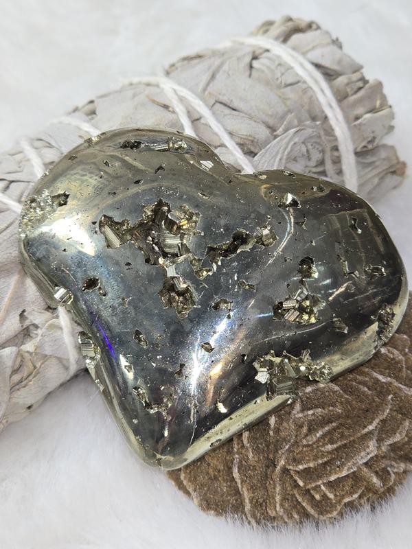 Pyrite Heart carving with druzy pockets that sow off the cube matrix of ...