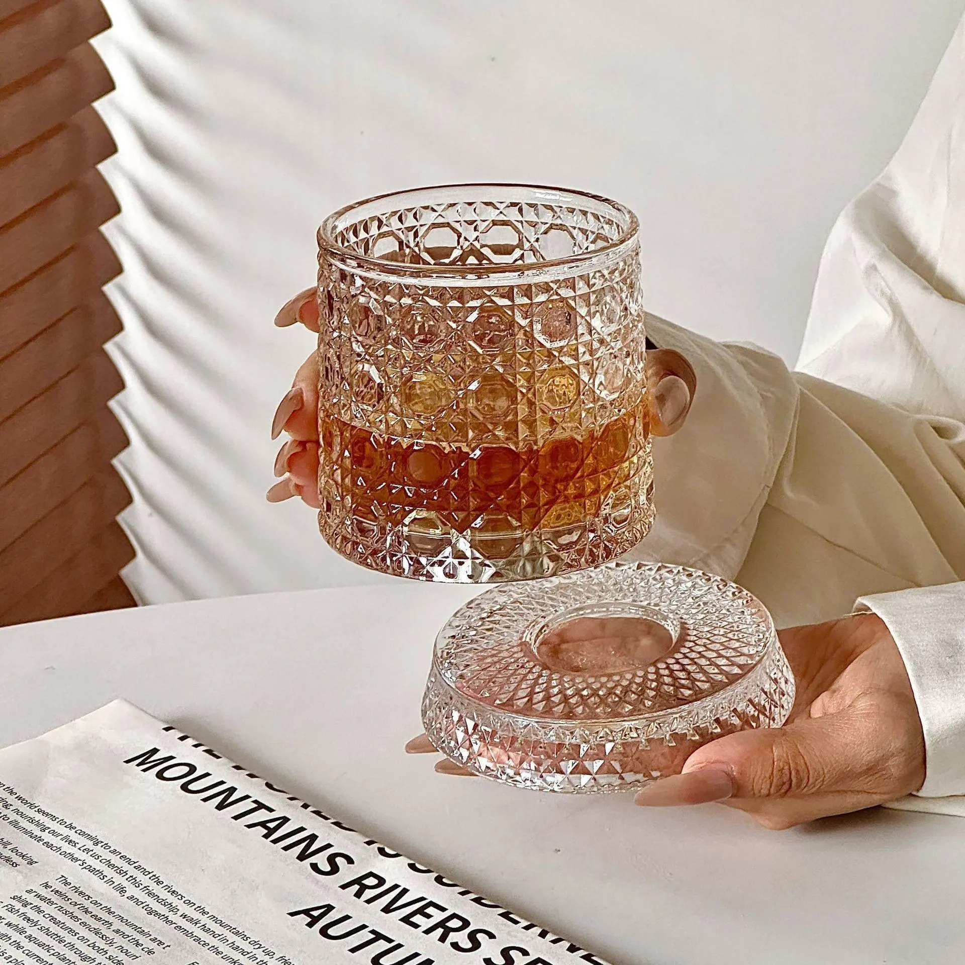 Luxury 360° Spinning Crystal Glass – Star-Cut Stress Relief Whiskey ...