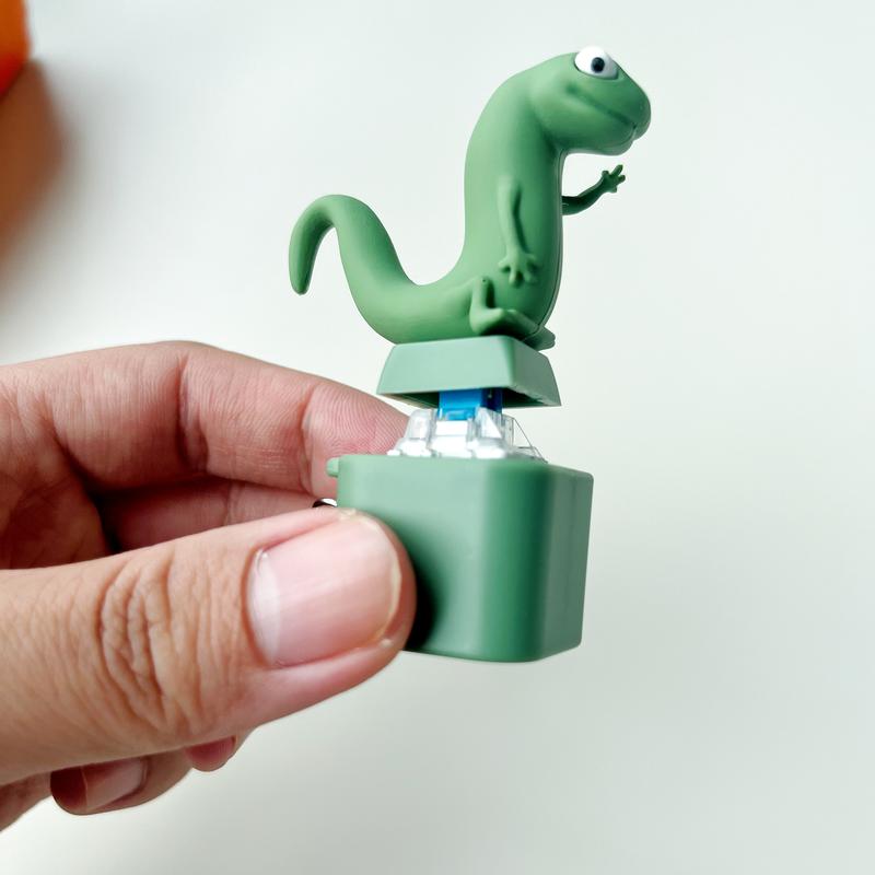 Lizard Button Keychain Press to Make a Sound Relieve Stress Fun Gift ...